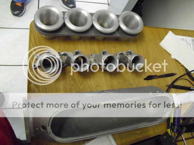 Cast SEM-like Large Plenum / Velocity Stacks & AEB Runners for ...